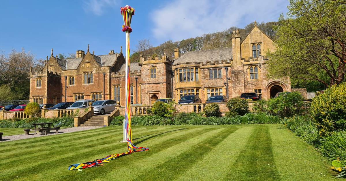 Pat Shaw Dance Week | Courses | Halsway Manor - National Centre for ...